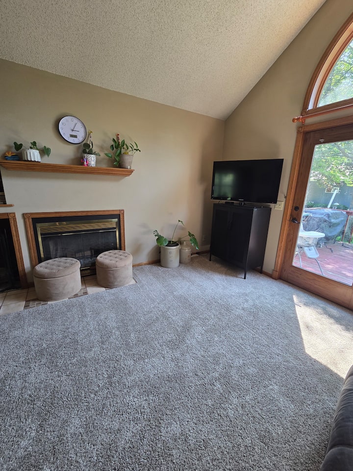 Bright & Cozy Family Home + Yard - Stevens Point, WI