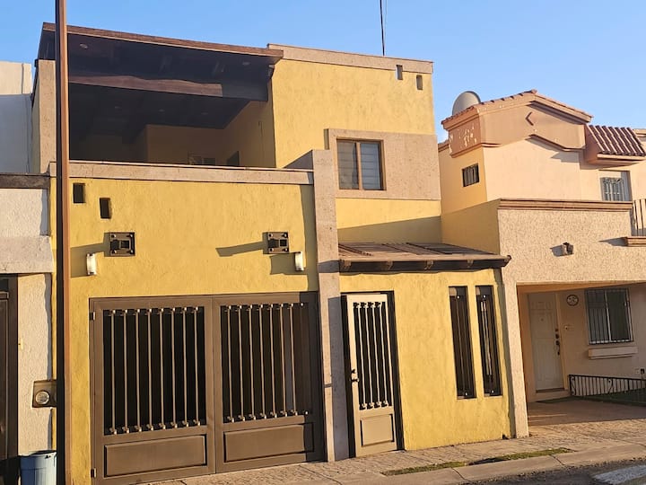 Casa Aloja, Hermosa, Comoda Y Centrica. - Hermosillo
