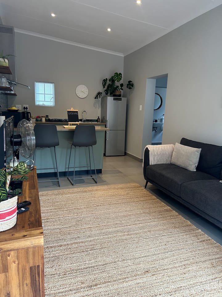Peaceful Private Cottage In Irene Village - Centurion