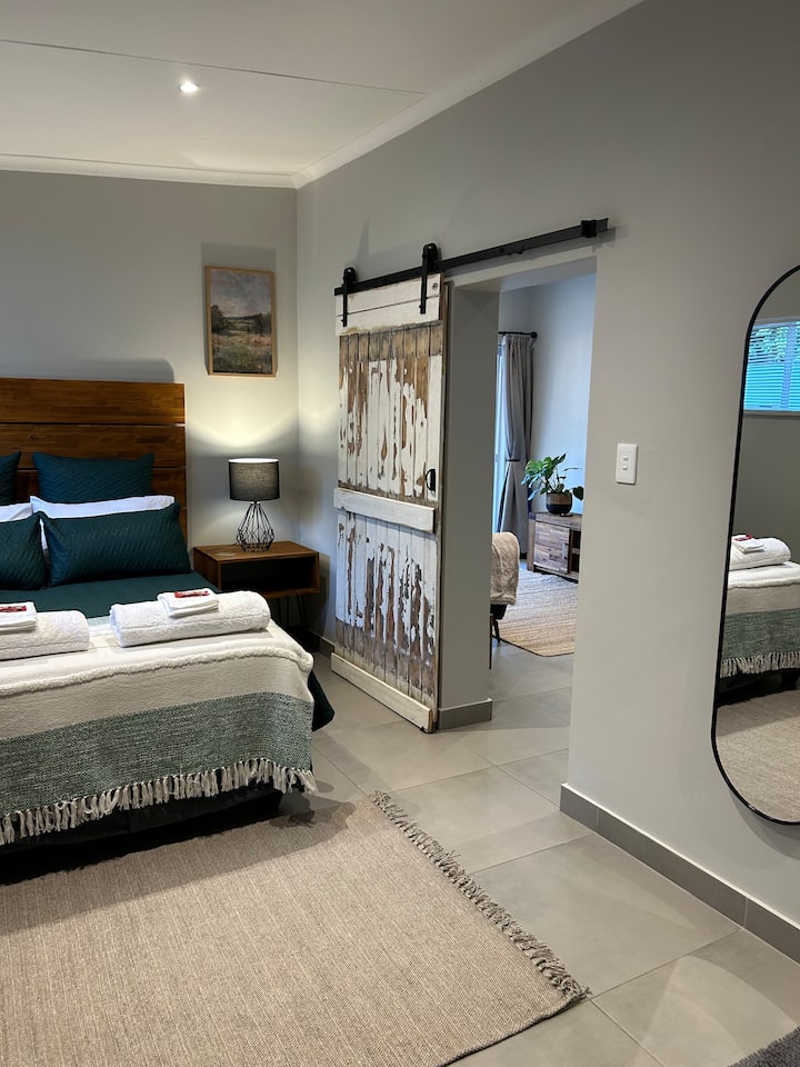 Peaceful Private Cottage In Irene Village - Centurion