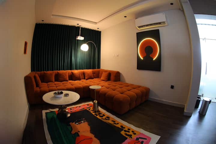 Velvet Cinematic Apt With Jacuzzi| Prime Location - Riyadh