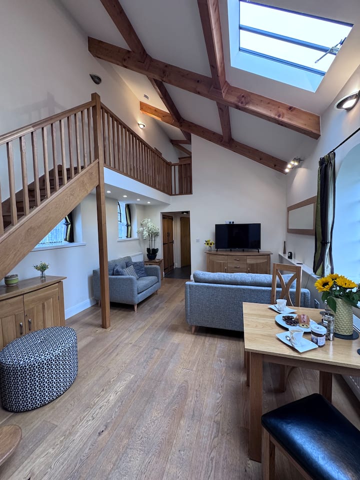New! Stunning Home In Heart Of Bala - Superhost - Bala
