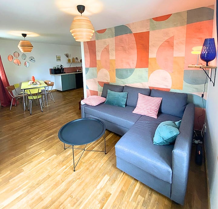 Vinyle Club•70’s•terrasse•parking•famille•coloré• - Bellême