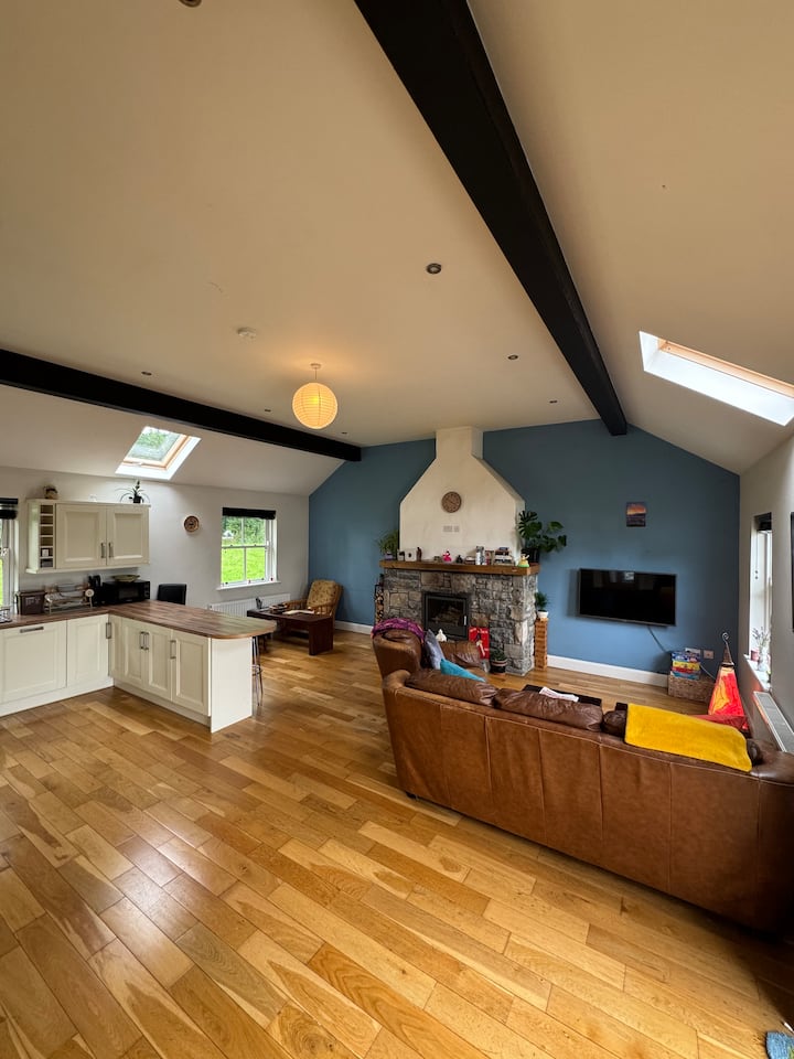 The Rose & Pearl Retreat - Mayo