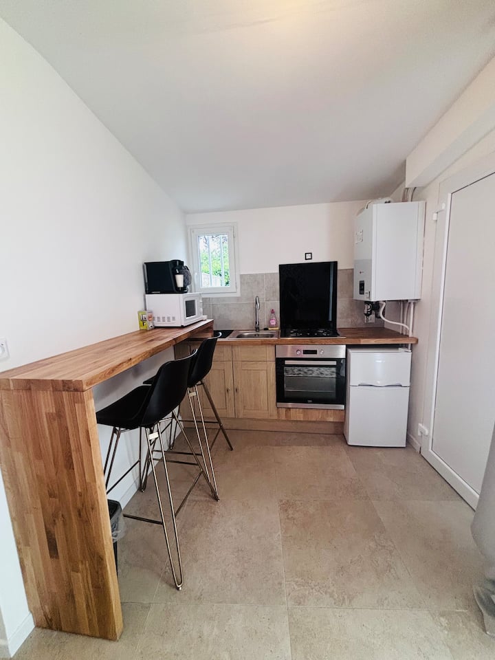 Studio 2 Personnes De 23m Carré - Joué-lès-Tours