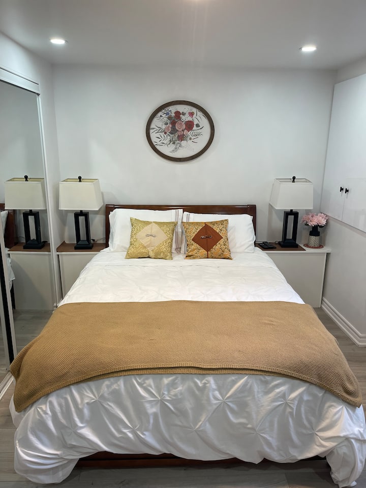 Bright & Cozy Basement Apartment - Ajax