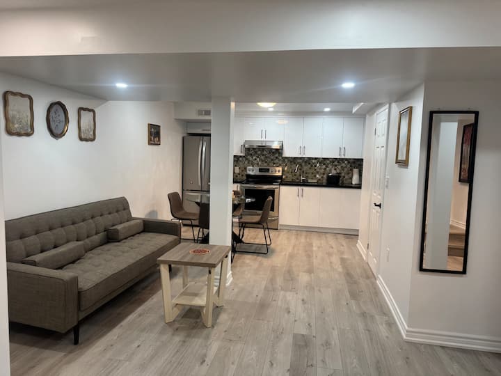 Bright & Cozy Basement Apartment - Ajax