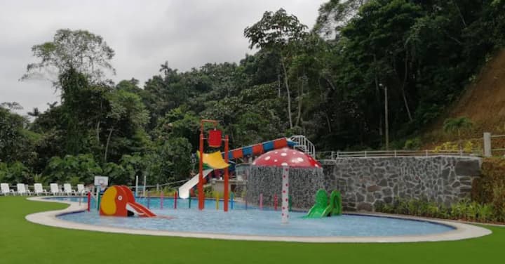 Casa Vacacional Para El Hogar - Puerto Quito