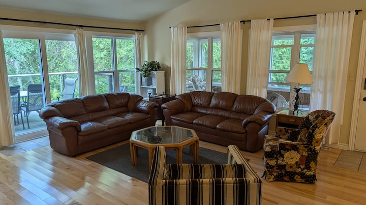 Steps From The Beach! - Port Elgin