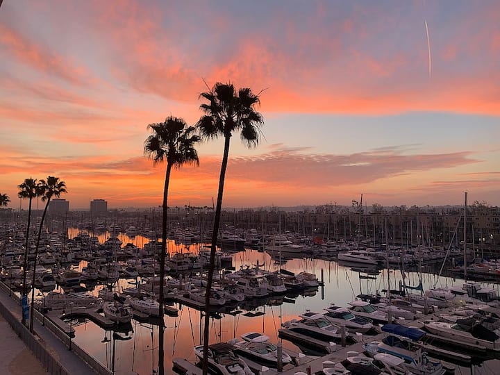 Modern Marina Escape| Pool|gym|spa| 10 Min To Lax - Marina del Rey, CA