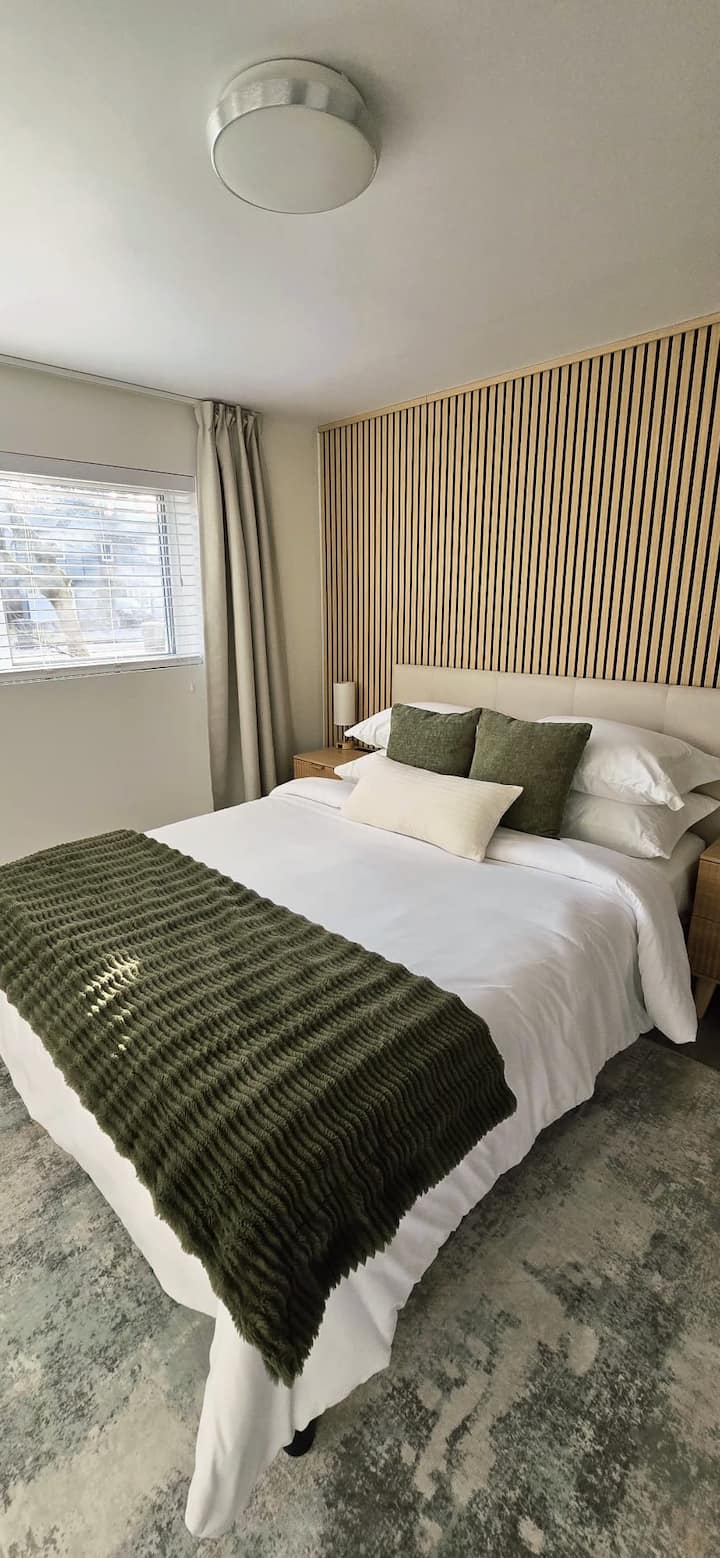 Green Retreat - Modern, Quiet 2br Near Vancouver - Port Coquitlam