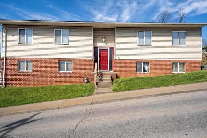 Family Friendly 2 Bedroom Near Suncrest, Wvu - Morgantown, WV