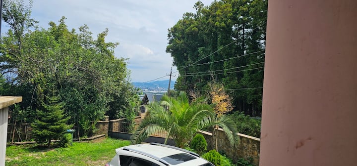 Family-friendly 3br Home W/ Yard - Batumi