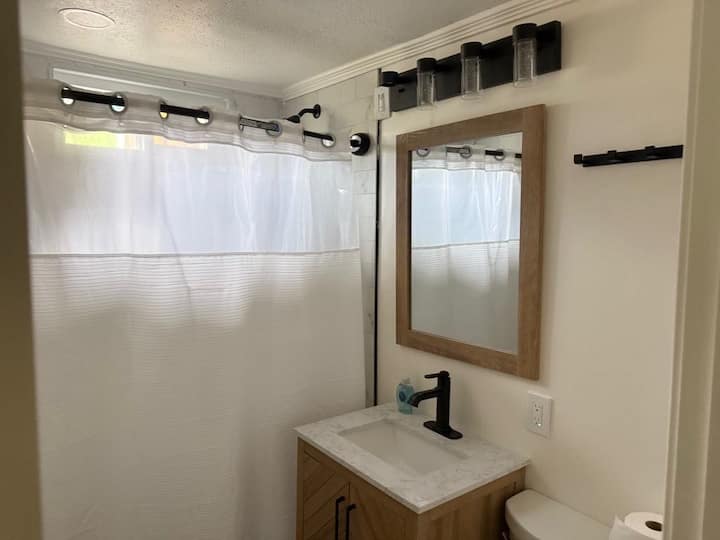 Great Location Fairbanks Apt 2bdrm - Fairbanks, AK