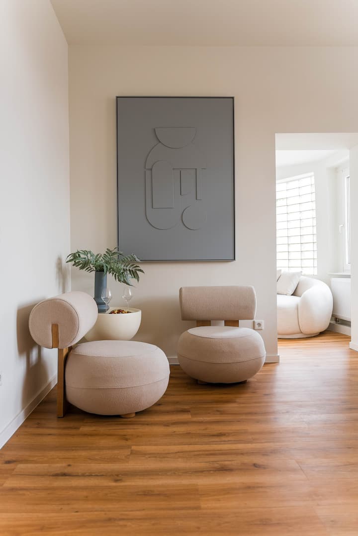 Suite | Spacious Lounge | Parking | Breakfast - Celle