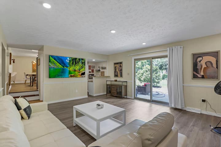 Westerville Oasis: 3br/2.5ba. Sleeps 6 - Polaris, OH