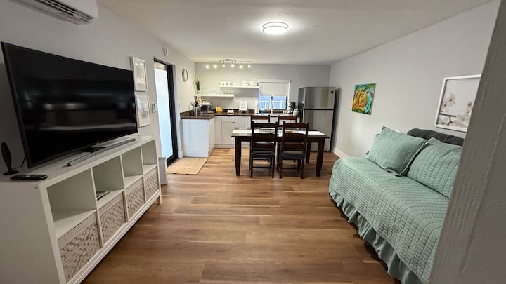 Charming And Central Suite #2 - Doral, FL