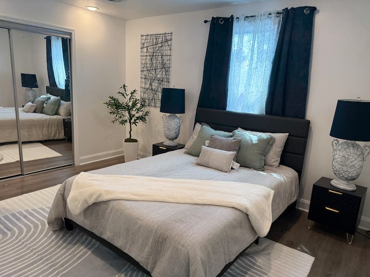 The 22 On Rose Garden Suite| Near Met Life Stadium - New Jersey