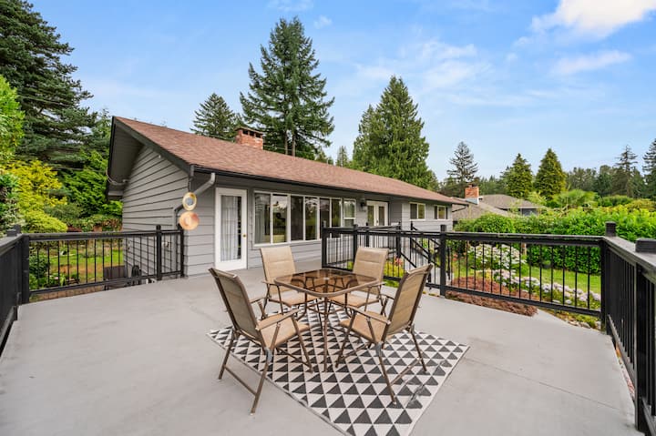 North Vancouver 3br Garden Suite With Sunroom - North Vancouver