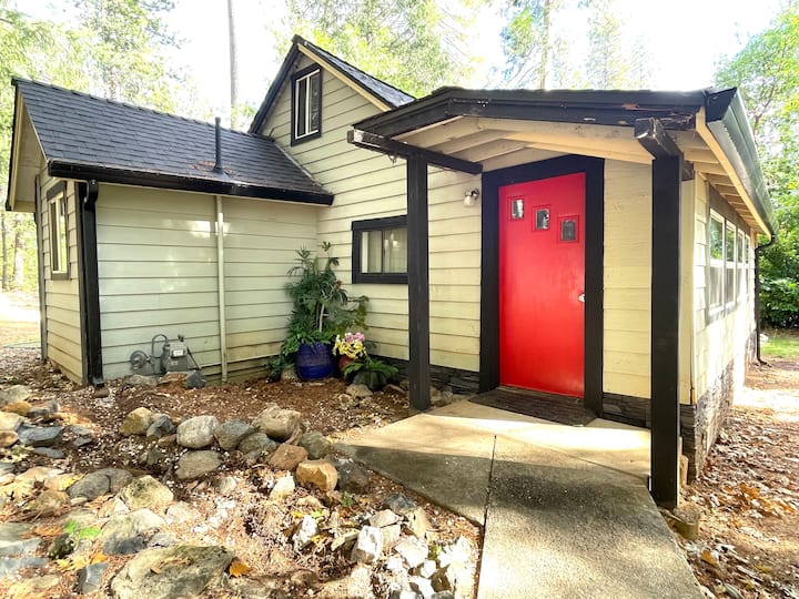 Deer Crossing In Nevada City - Grass Valley, CA