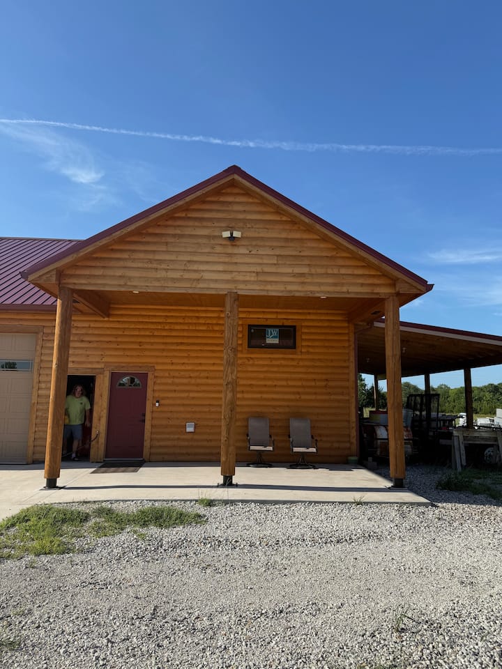 Relax In This Rustic Retreat! - Shawnee State Fishing Lake, KS