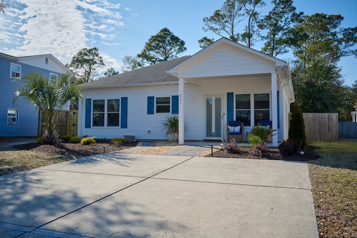 Sweet Retreat On Oak Island - Oak Island, NC