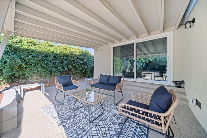 4br/3ba + Workspace, Yard & Parking | Near Disney - Cerritos, CA