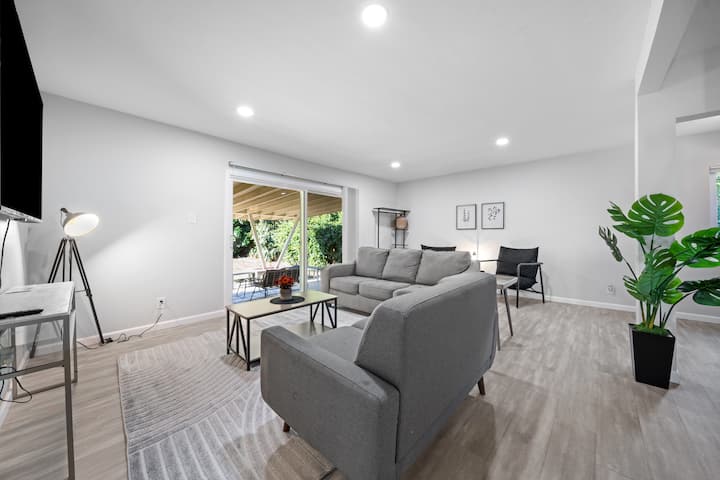 4br Escape W/ Backyard + Parking + Mins To Disney - La Habra, CA