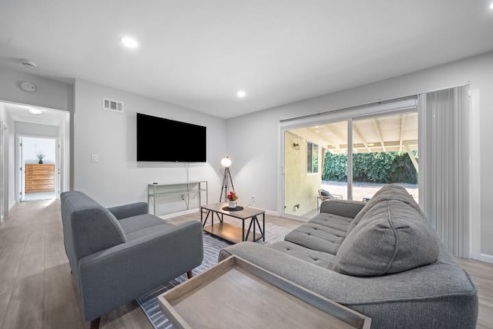 4br Escape W/ Backyard + Parking + Mins To Disney - La Habra, CA