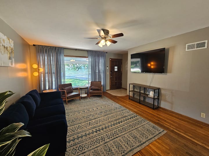 Eastside Cute & Cozy 2br 2king - Wichita, KS