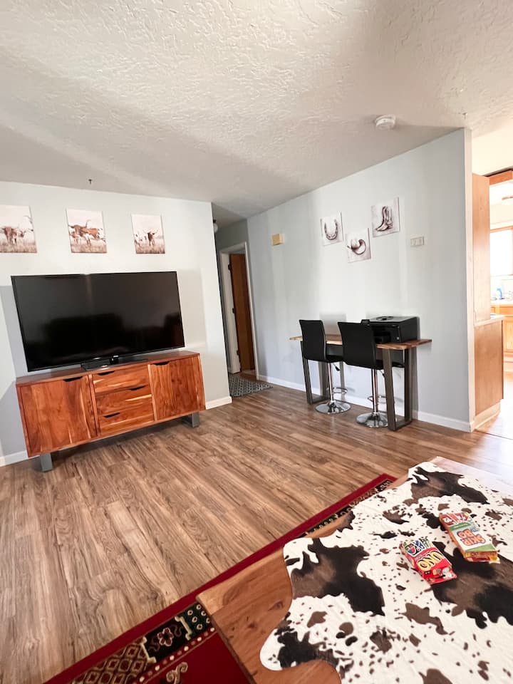 Western Theme House In Fairbanks - Fairbanks, AK