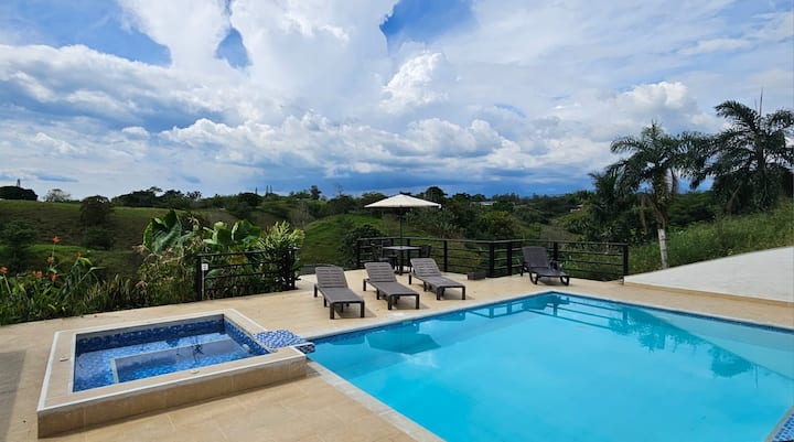 Casa Kewa; Aire Ac | Empleada | Jacuzzi | Bbq - Quimbaya