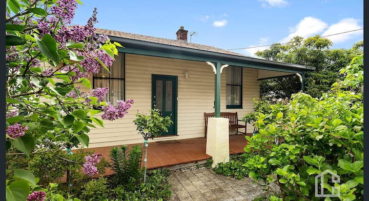 3bdr Blue Mountains Hideaway In Central Katoomba - Katoomba