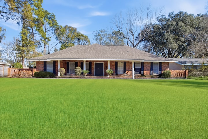 Serene 5br Retreat W/ Grill & Fire Pit - Baton Rouge, LA