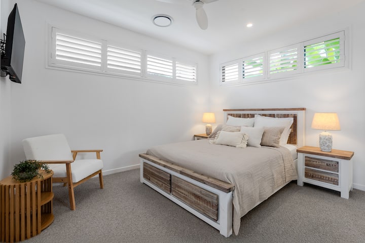 Coastal Luxe Guest Suite - Sunshine Coast