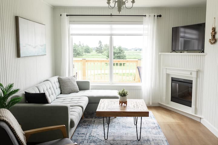 "The Shoreline Cottage" -Peaceful, 3br Retreat - Prince Edward Island