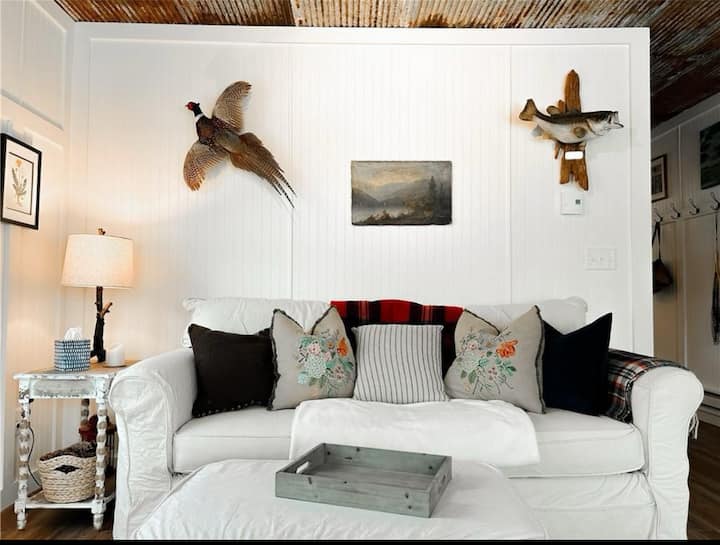 Ember Lake Retreat  Lakefront Getaway - Pleasanton, KS