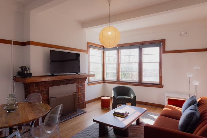 Tamar Views & Mid-century Vibes - Riverside