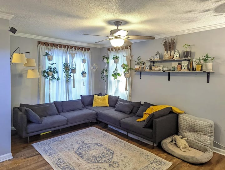 10 Min Walk Downtown, Cozy House, Private Yard - Raleigh, NC