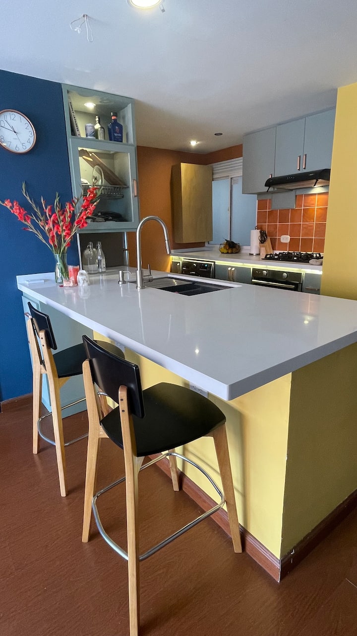 Central Designer Apartment Light Filled +  Deck - Popayán