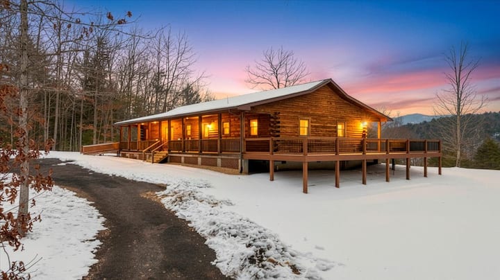 Modern Mountain Cabin • Hot Tub | Hot Springs, Va - Hot Springs, VA
