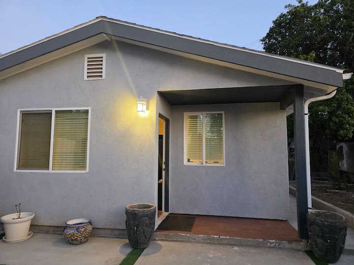 Guest House. - Agoura Hills, CA