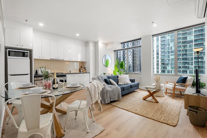 Free Parking In Melb Cbd Spacious 2br+ Pool & Gym - Melbourne
