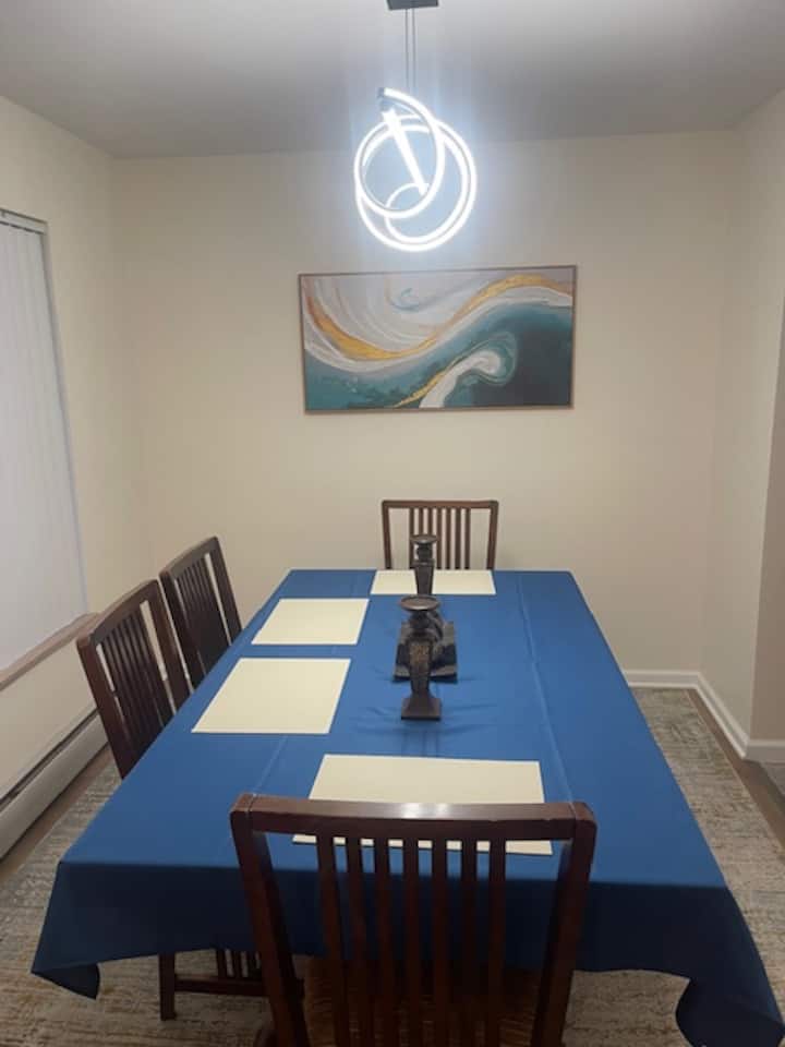 Elegant Apartment In Lansing - East Lansing, MI