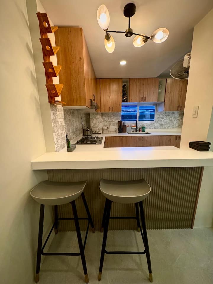 Modern Luxe Designer Home Style - Liloan