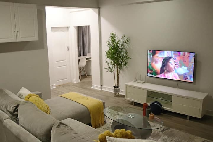 The Mallside Apartments-roadside - Lusaka