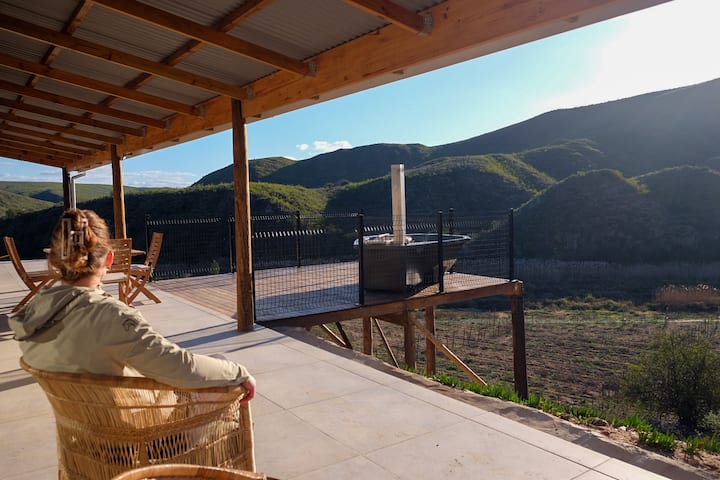 Nicara Luxury Cabin | Honeypunch - Western Cape