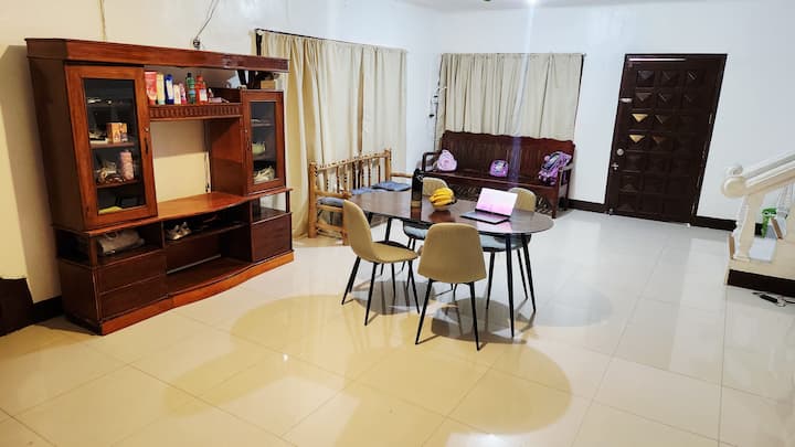 2 Bedroom House, 400mbps Internet Near Mall - Toledo