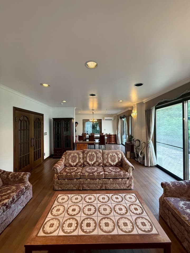 豪華な別荘を民泊に!大人数でわいわい!
海近く/鳥羽水族館/牡蠣 - Toba