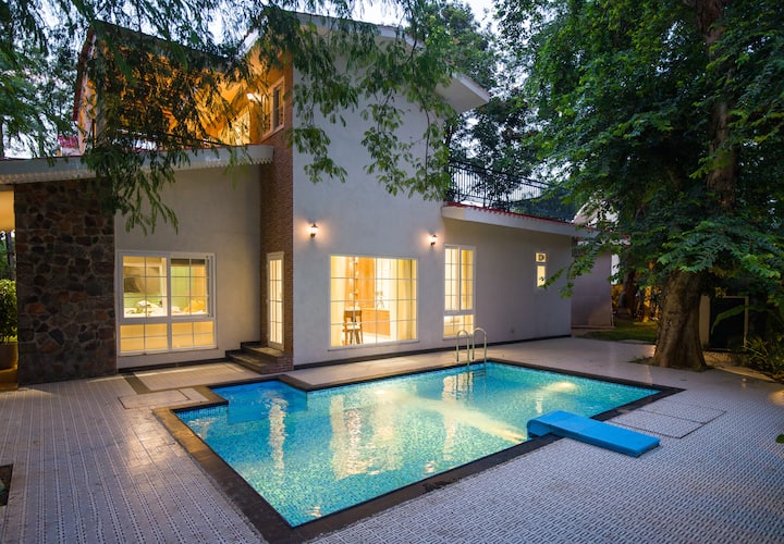 4-bhk Retreat Private Pool, Lush Garden - Manesar